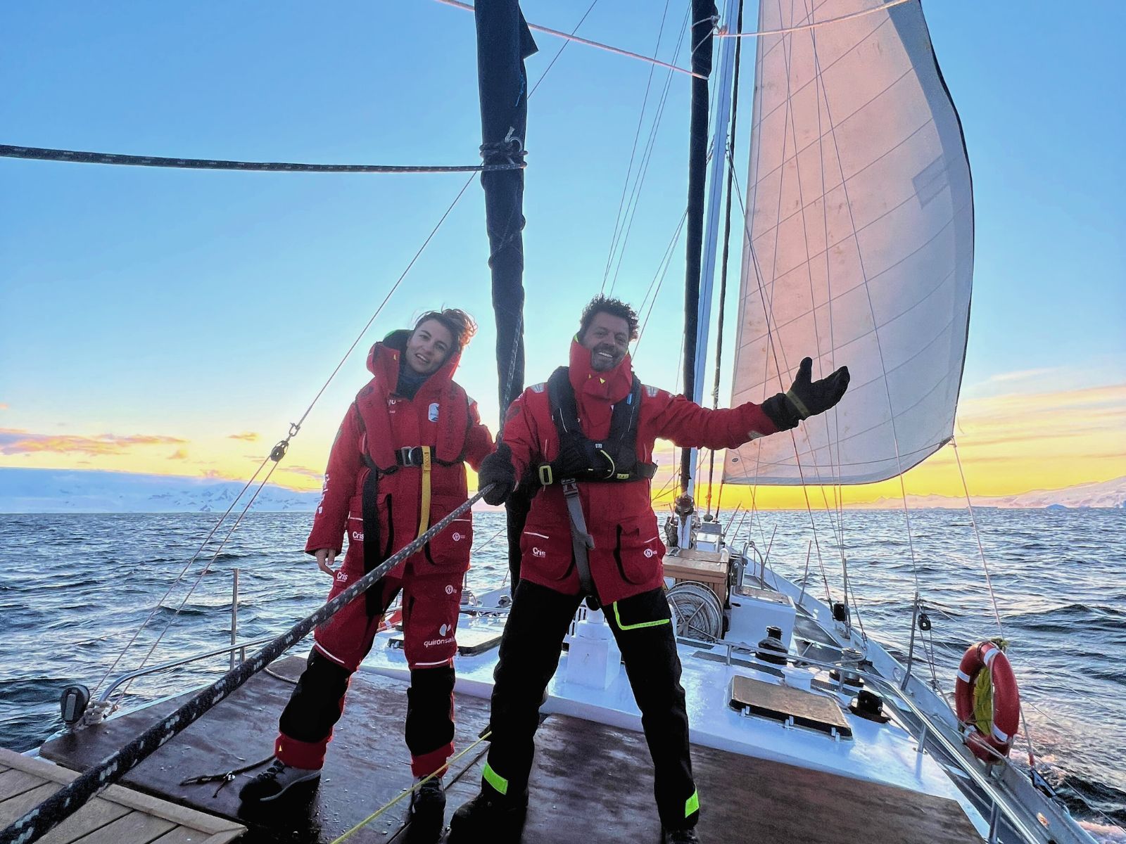 Vuelta Vertical, la expedición española que rodeará el mundo de polo a ...